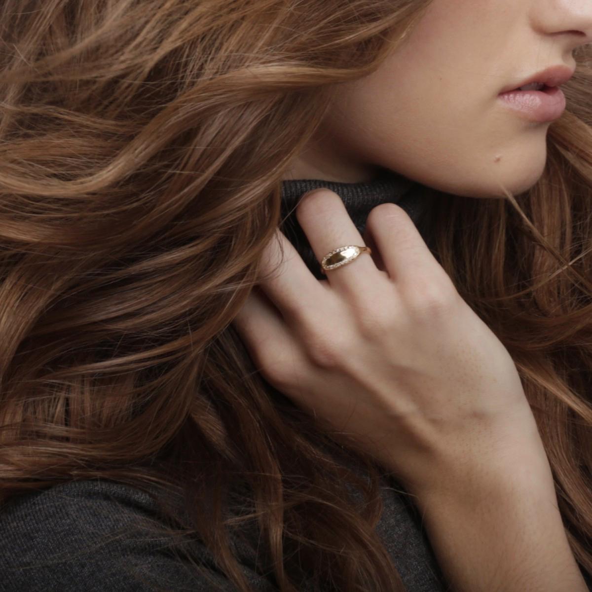 Oval Signet Ring – Plan de Ville